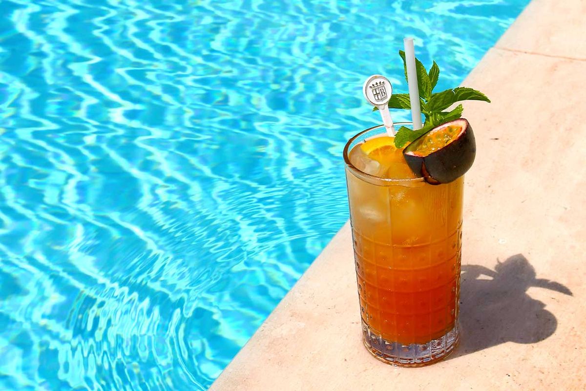 Pool Bar: Refreshing Drinks | Baglioni Resort® Sardinia