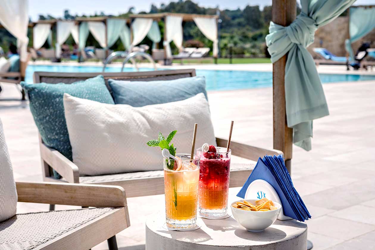Pool Bar: Refreshing Drinks | Baglioni Resort® Sardinia
